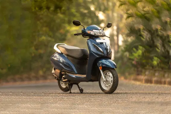Scooty pic store